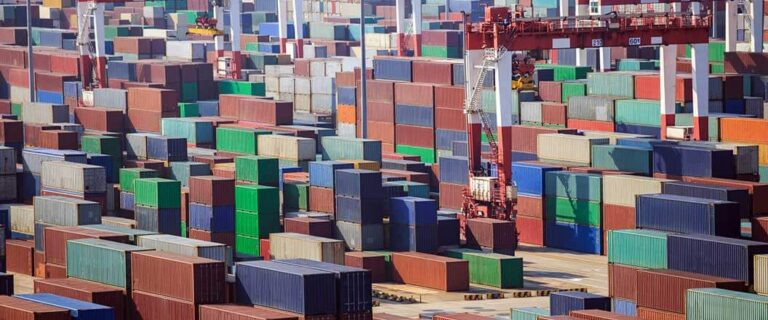 What is Transloading? A Guide From Logistics Experts